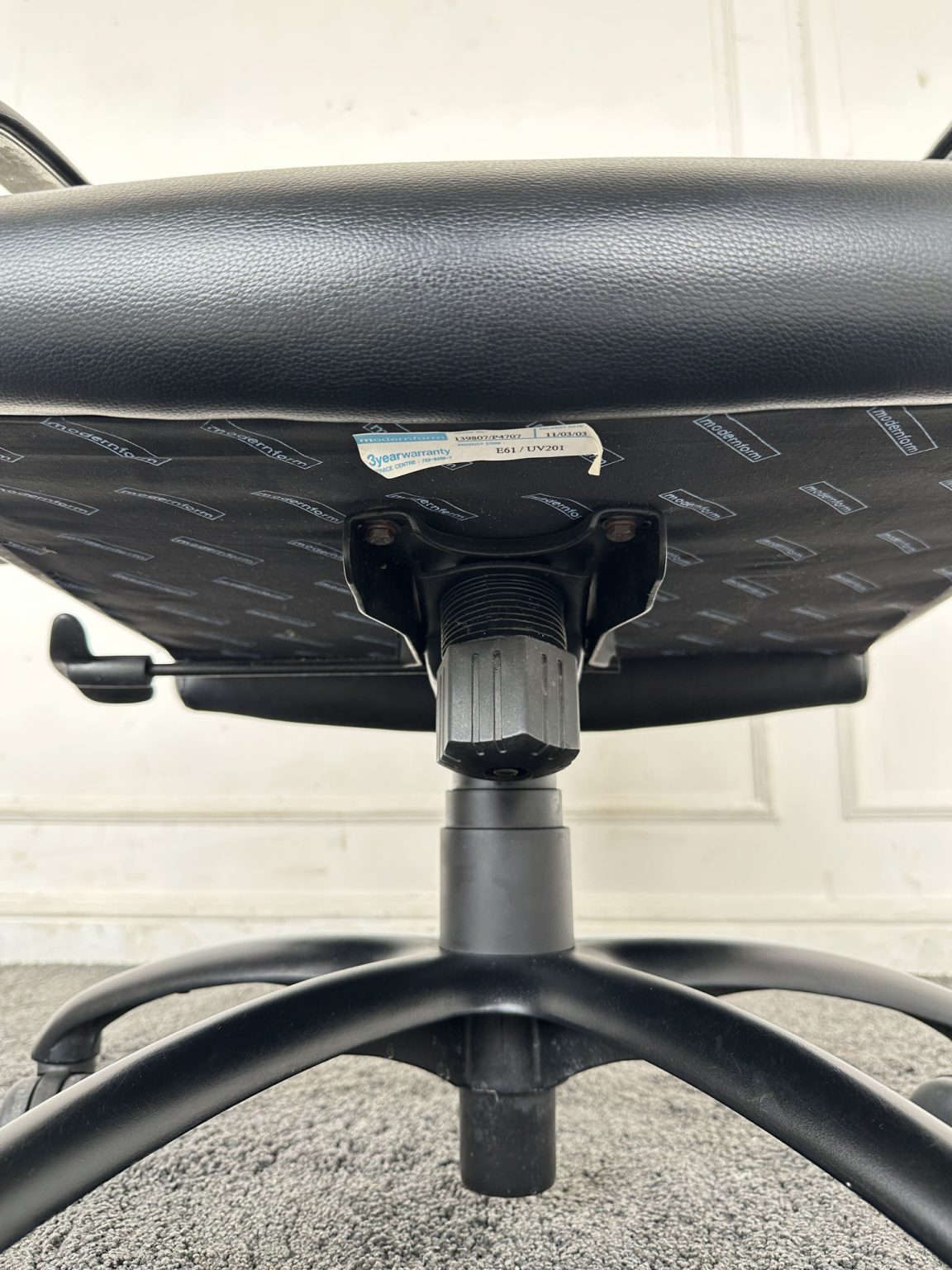 เก้าอี้สำนักงาน แบรนด์ MOFLEX เบาะหุ้มหนัง PU สีดำ - 777 เฟอร์นิเจอร์ | เฟอร์นิเจอร์นานาชาติ ...