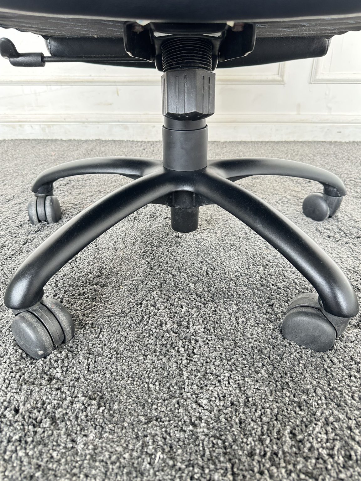 เก้าอี้สำนักงาน แบรนด์ MOFLEX เบาะหุ้มหนัง PU สีดำ - 777 เฟอร์นิเจอร์ | เฟอร์นิเจอร์นานาชาติ ...