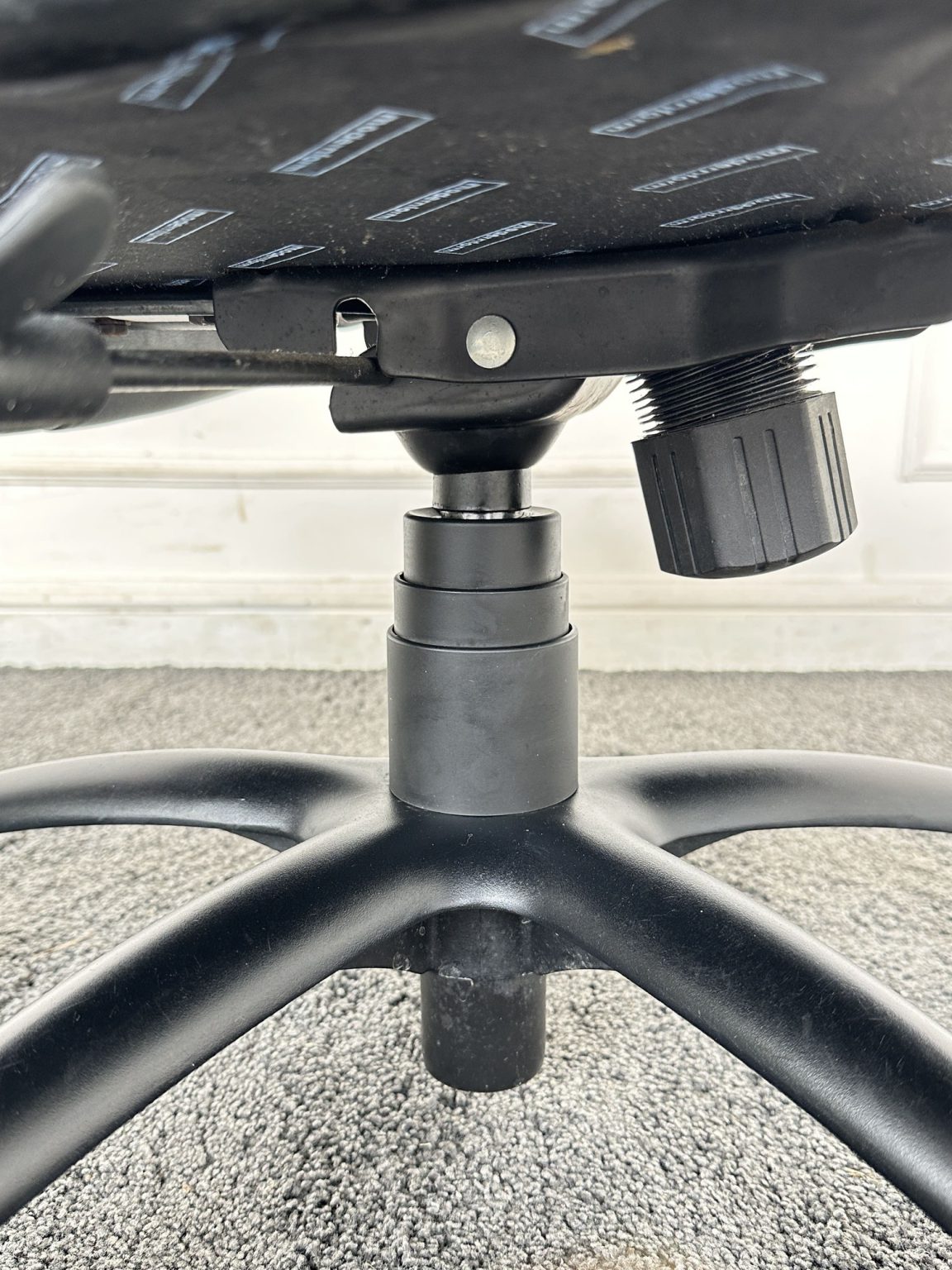 เก้าอี้สำนักงาน แบรนด์ MOFLEX เบาะหุ้มหนัง PU สีดำ - 777 เฟอร์นิเจอร์ | เฟอร์นิเจอร์นานาชาติ ...